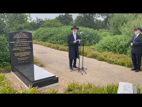 Dayan Ivan Binstock at the Stonesetting | Video | The Rabbi Sacks Legacy