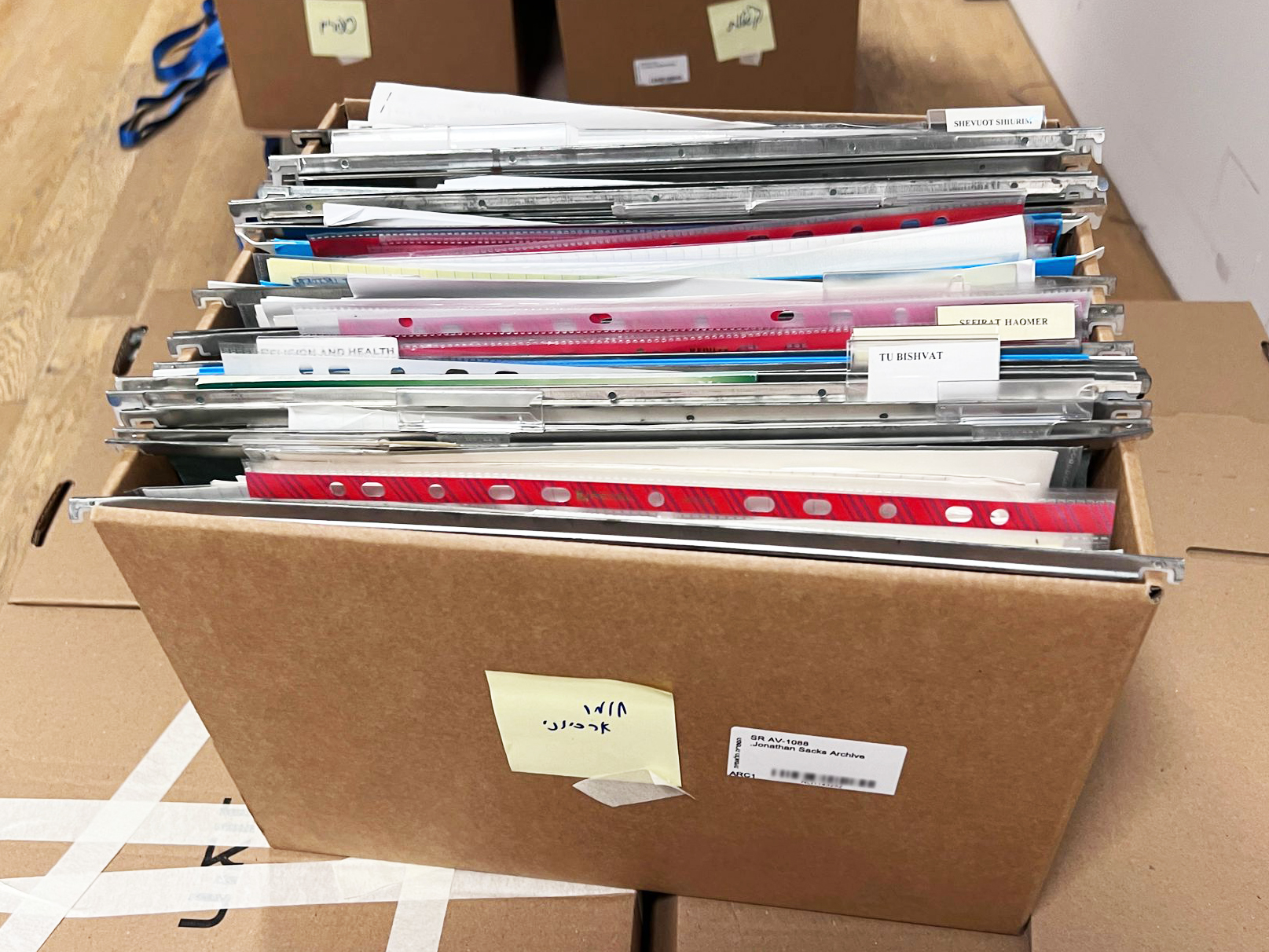 Rabbi Lord Jonathan Sacks’ Personal Archive Arrives at the National ...